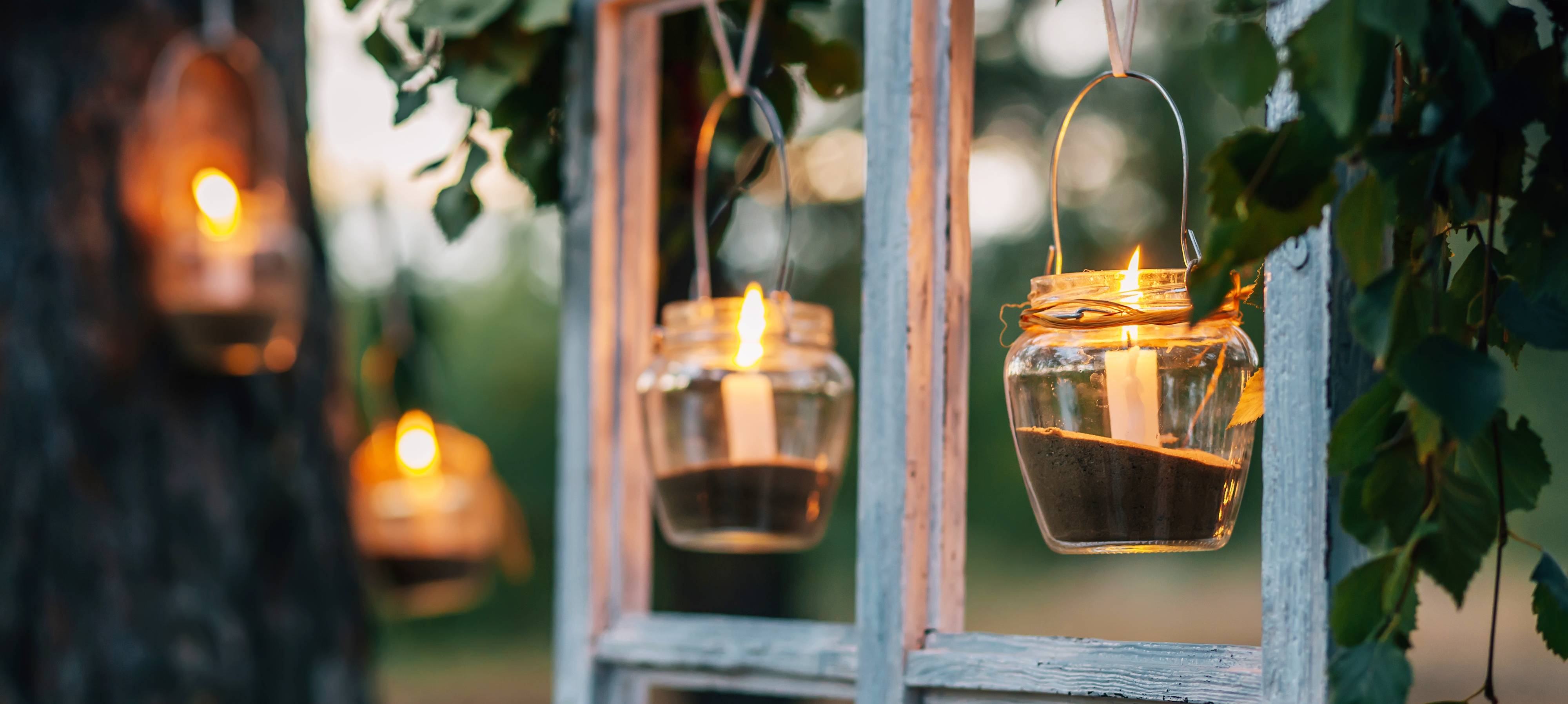 42 Fancy and Easy Garden Lighting Ideas | Airtasker UK