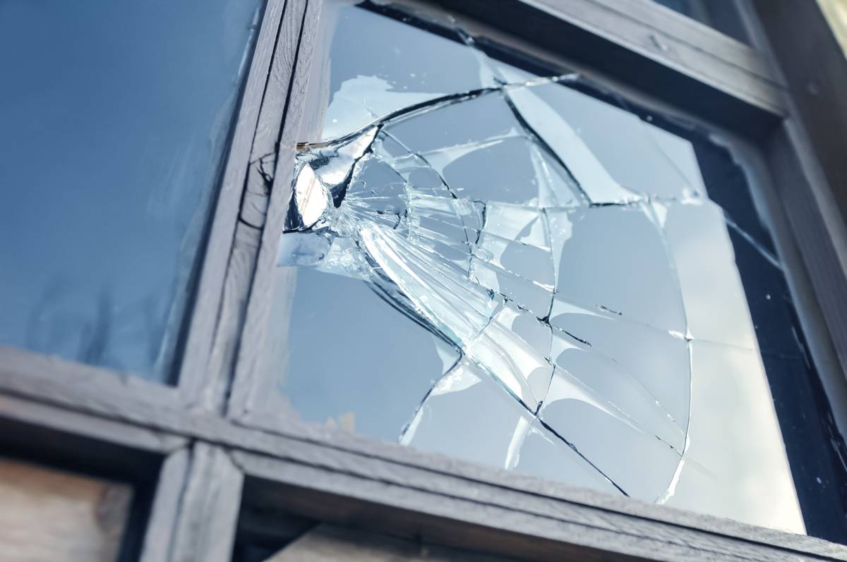 How to Fix a Broken Window | Airtasker UK