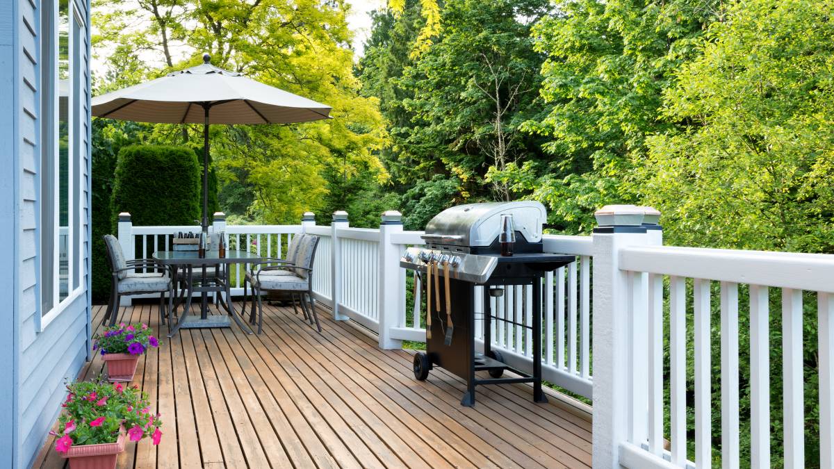 Deck Renovation Ideas for Your Outdoor Space | Airtasker US