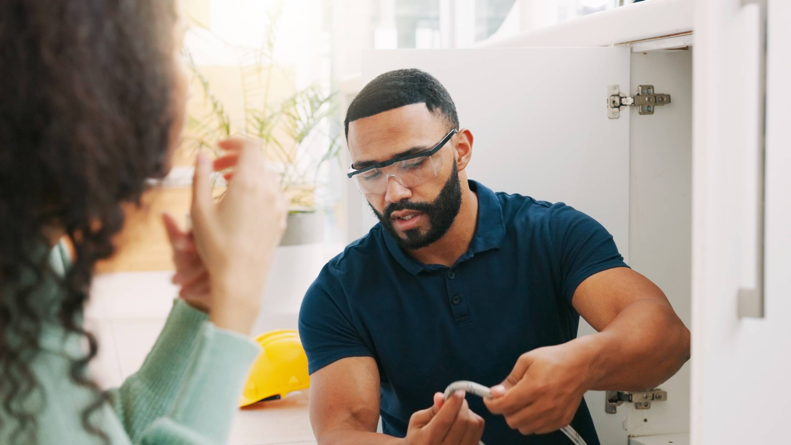 Handyman vs Contractor: How Are They Different? | Airtasker UK