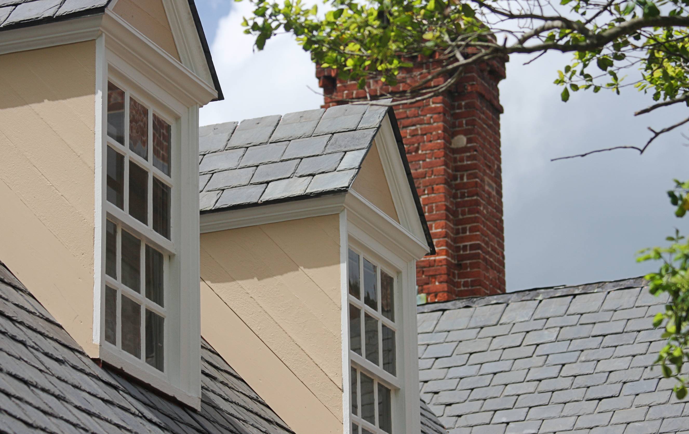 Slate vs. Tile Roof: Which Is Better for Your Needs? | Airtasker US